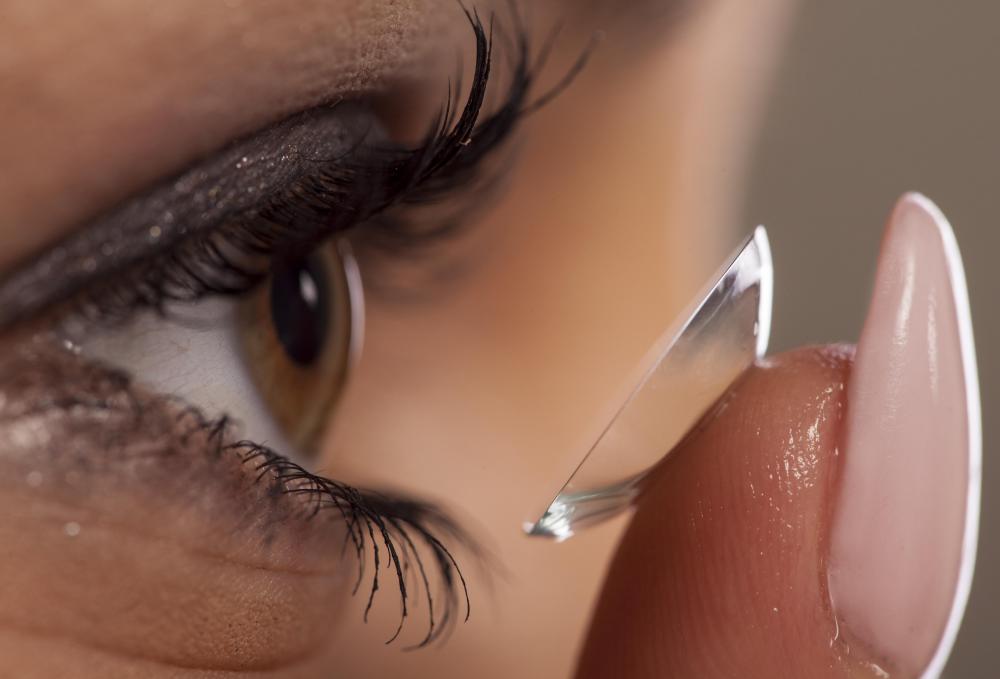 What are Toric Contact Lenses? (with pictures)
