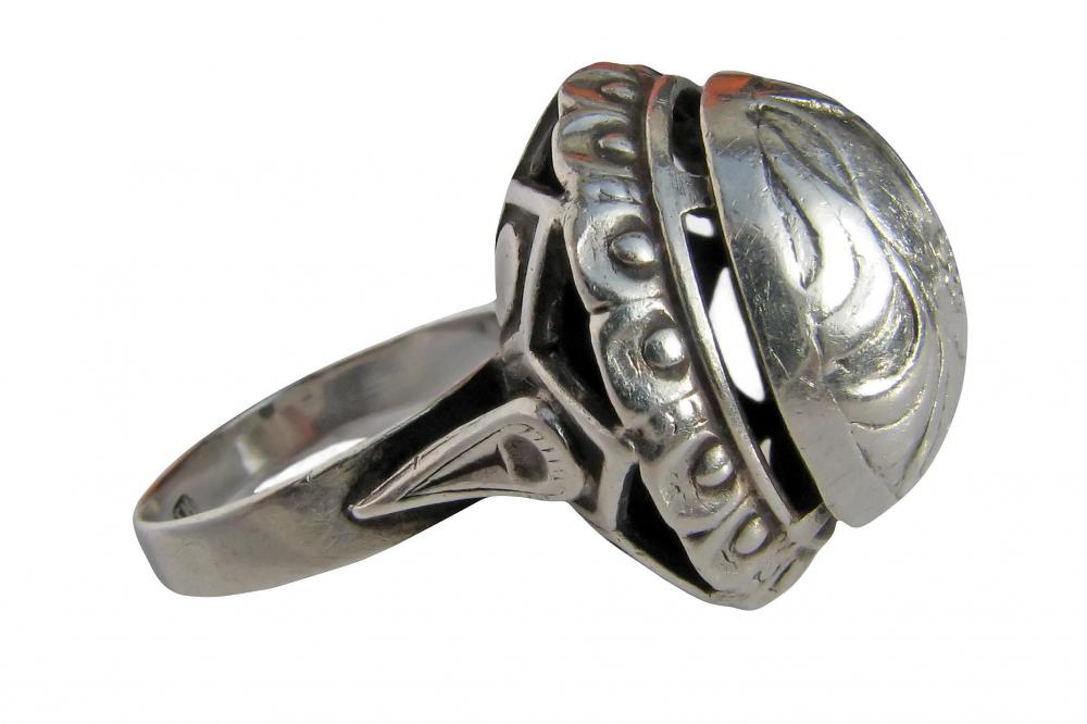 What is the Most Flattering Ring for my Hand Shape?