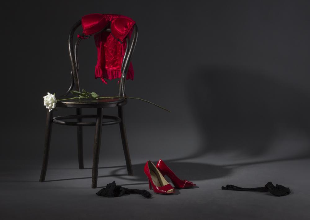 What are the Different Styles of Slips? (with pictures)