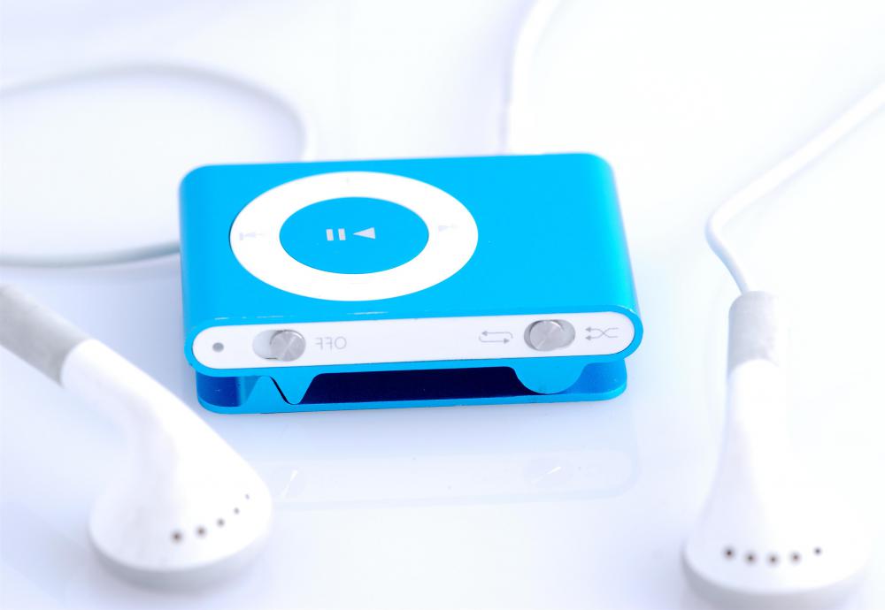 What is a Track Jacket? (with pictures)