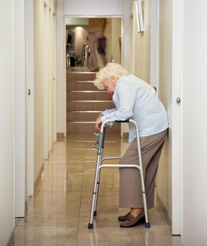 What are the Different Types of Walking Canes? (with pictures)