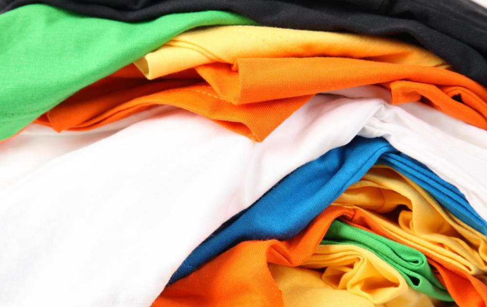 What is Garment Dye? (with pictures)