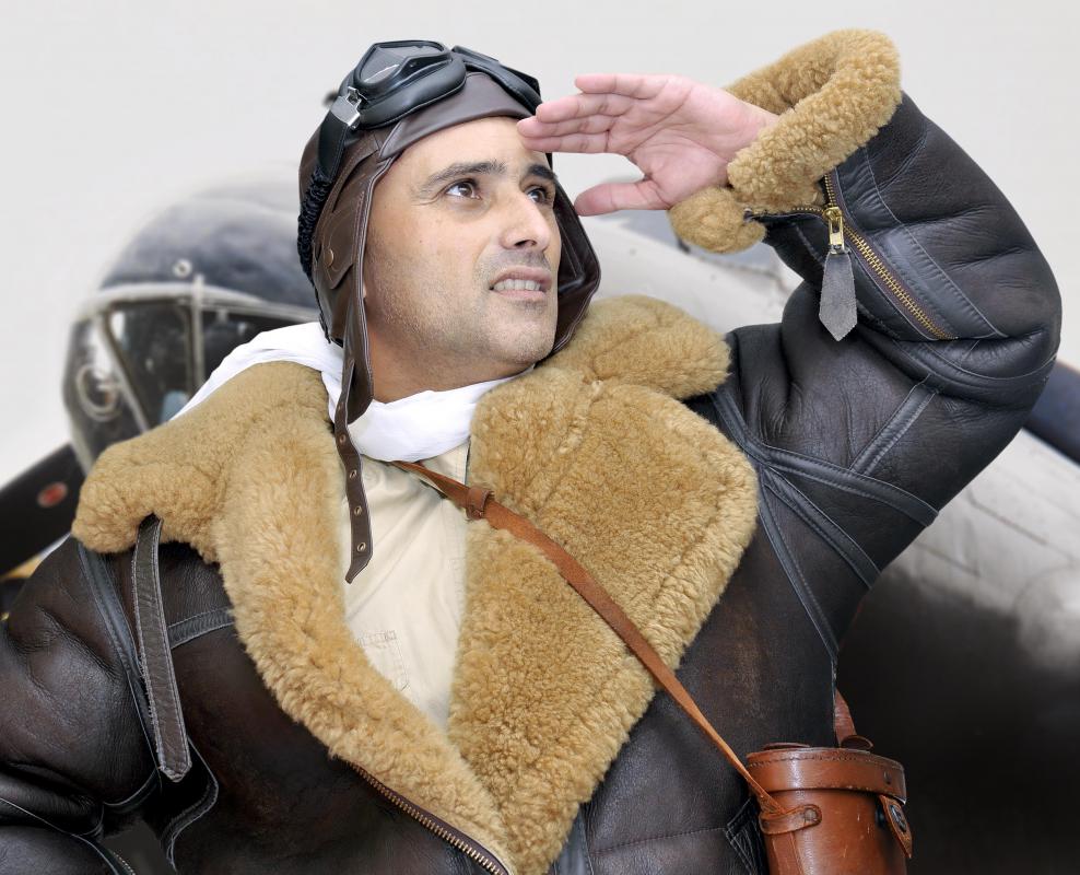 What is a Flight Suit? (with pictures)